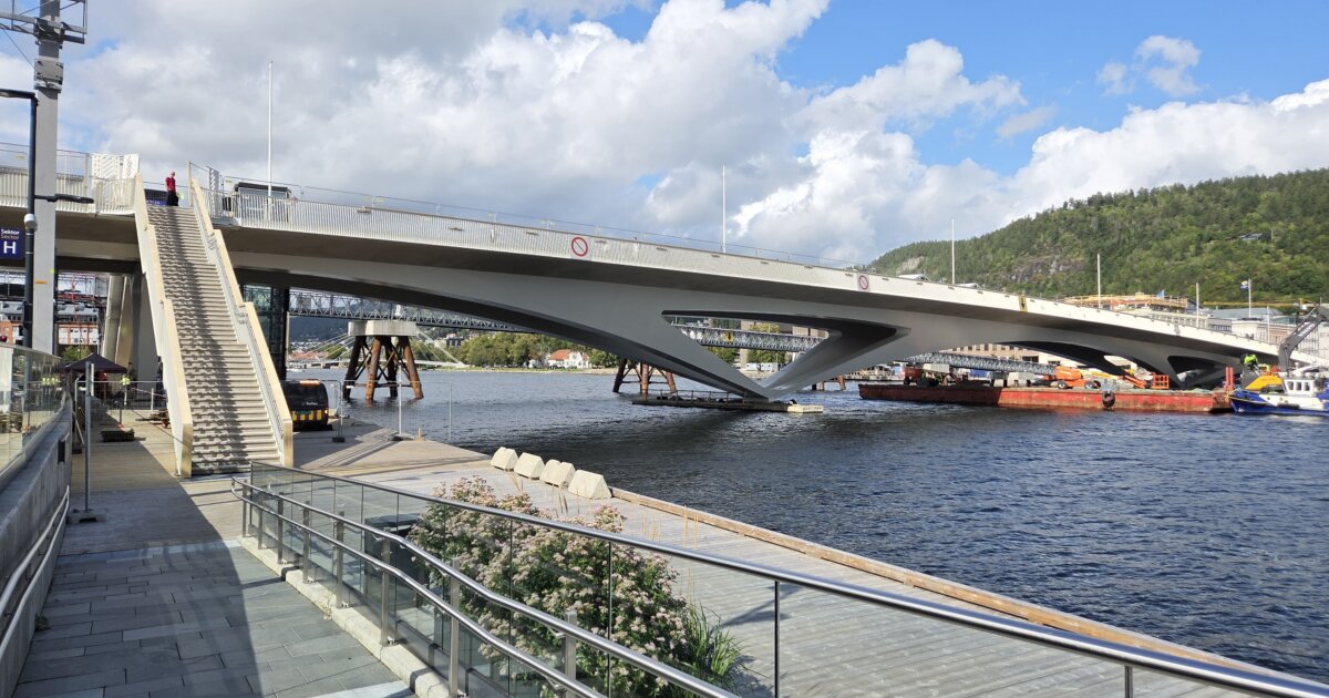 Drammen City Bridge is now open to pedestrians - News - Knight Architects
