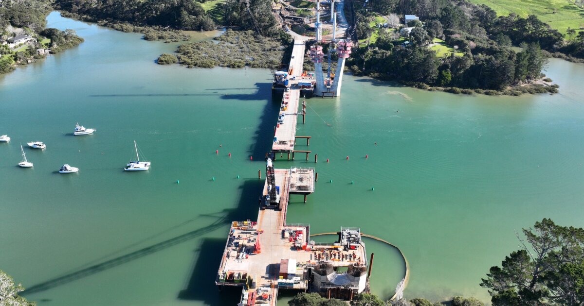 Weiti River Bridge in NZ under construction - News - Knight Architects